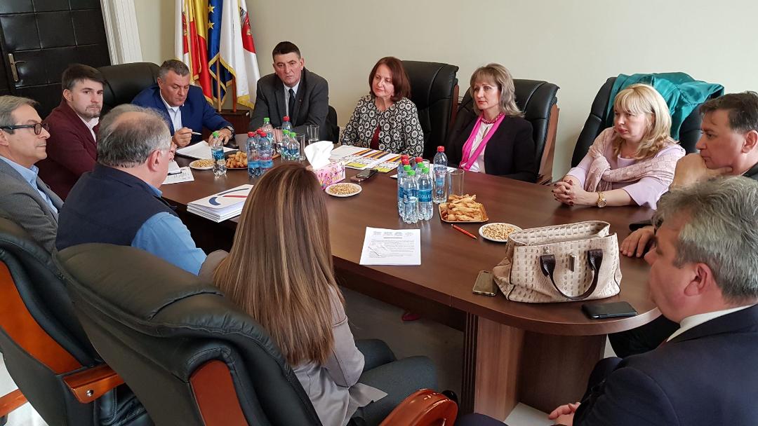 Primăria investește în educație. Elevi de la două licee din Deva vor ...
