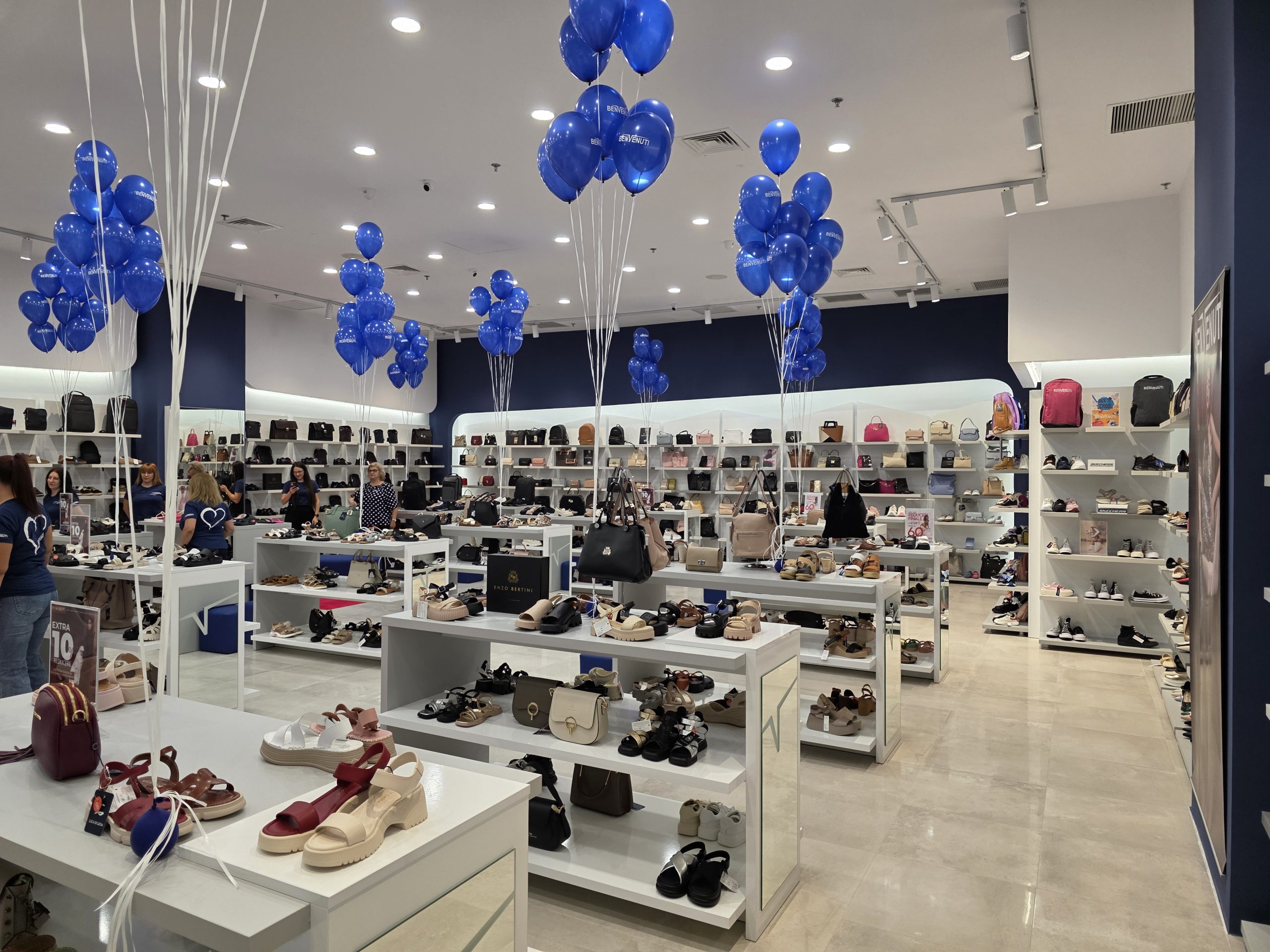 Benvenuti redeschide cu un nou concept magazinul din Shopping City Deva ...